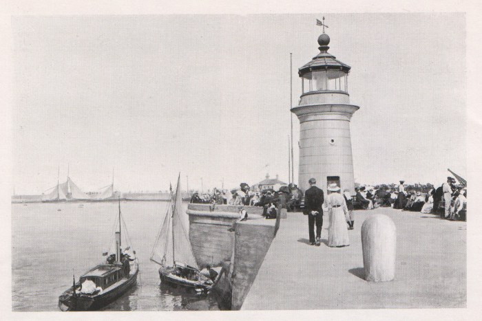 Ramsgate Wesr Pier lighthouse